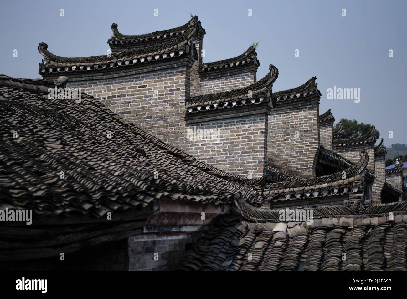 Traditional chinaes roof, South China Stock Photo - Alamy