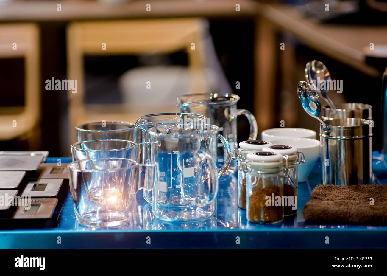 Manual coffee brewing hi-res stock photography and images - Alamy