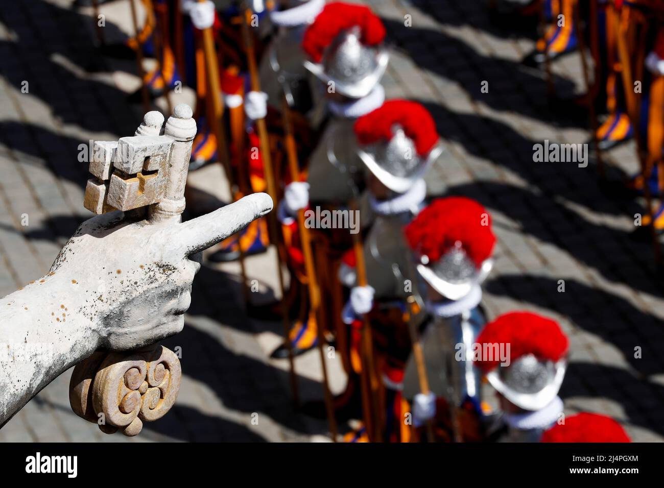 Peter pointing hi-res stock photography and images - Alamy