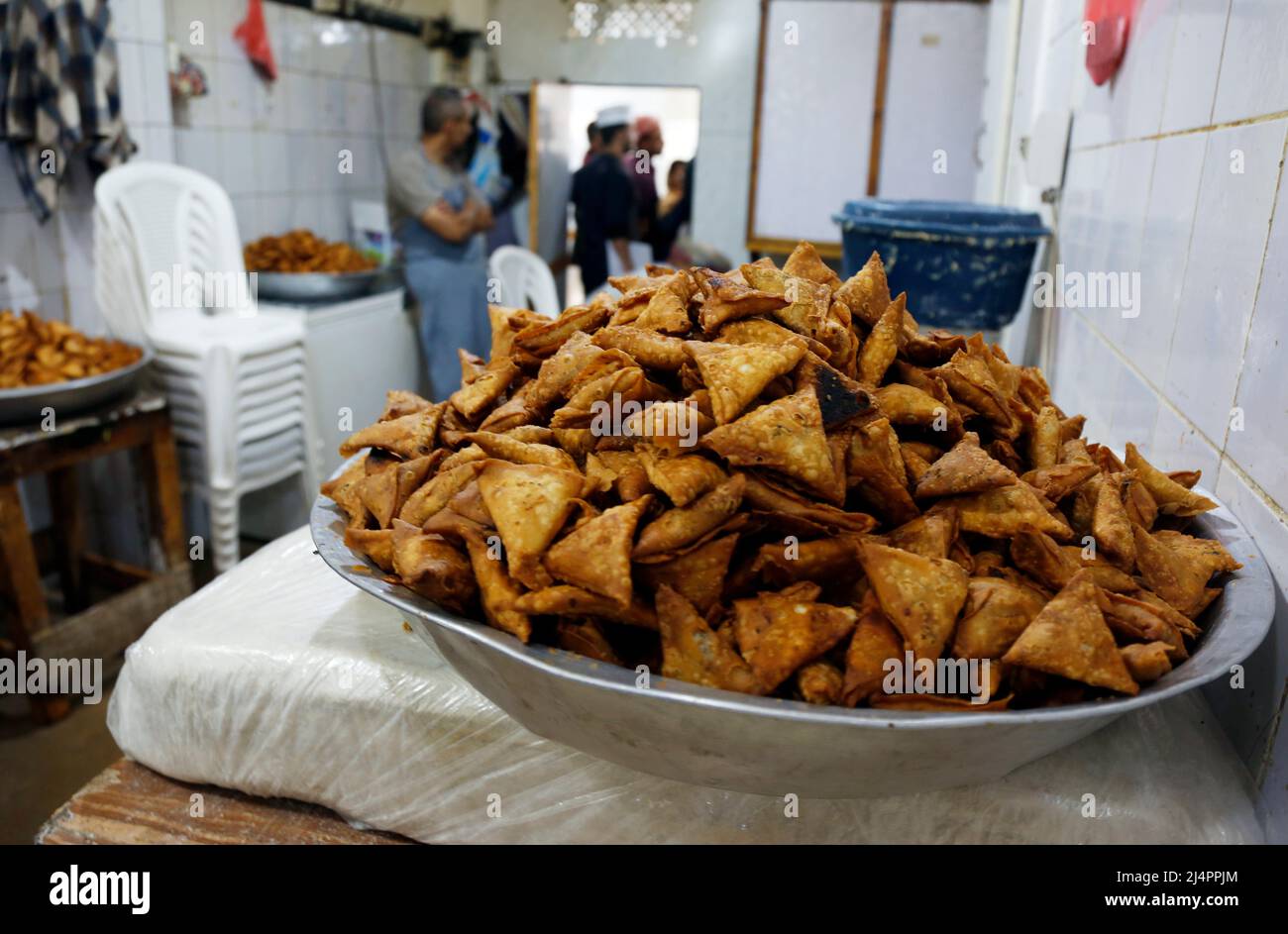 Sanaa. 16th Apr, 2022. Photo taken on April 16, 2022 shows samosas in a ...