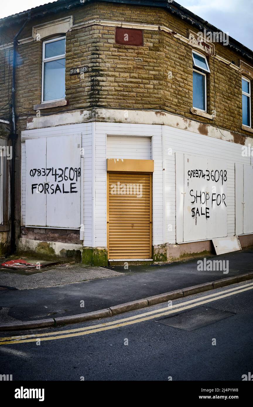 Small corner shop up for sale in Blackpool Stock Photo - Alamy