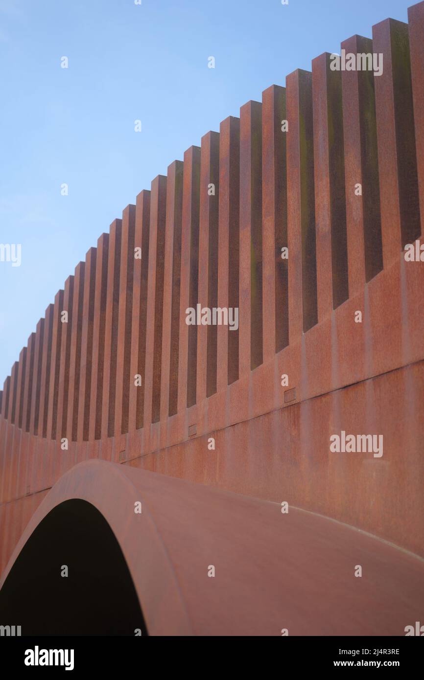 Nigel hall sculptor hi-res stock photography and images - Alamy