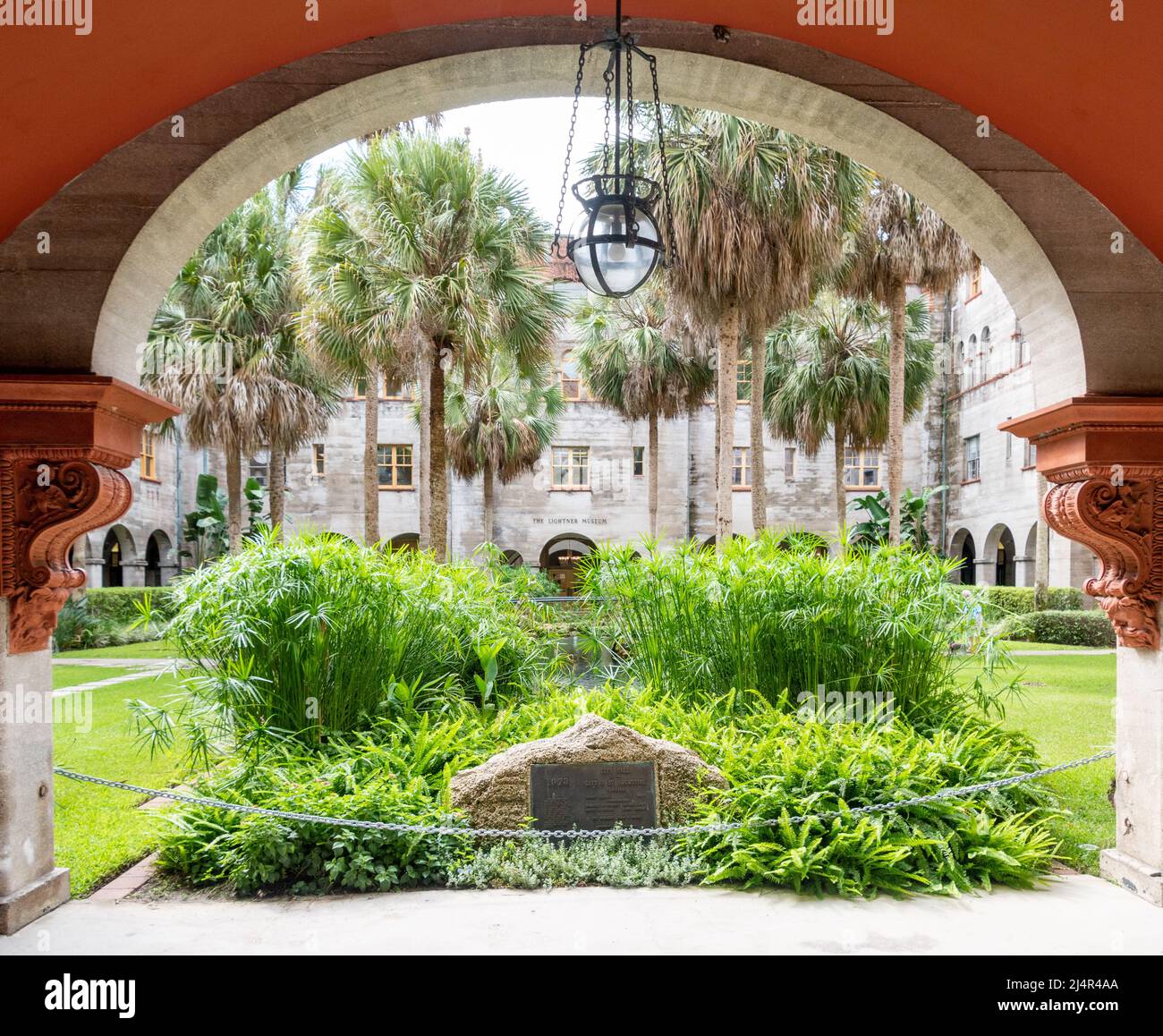 An interior Spanish style courtyard Stock Photo - Alamy