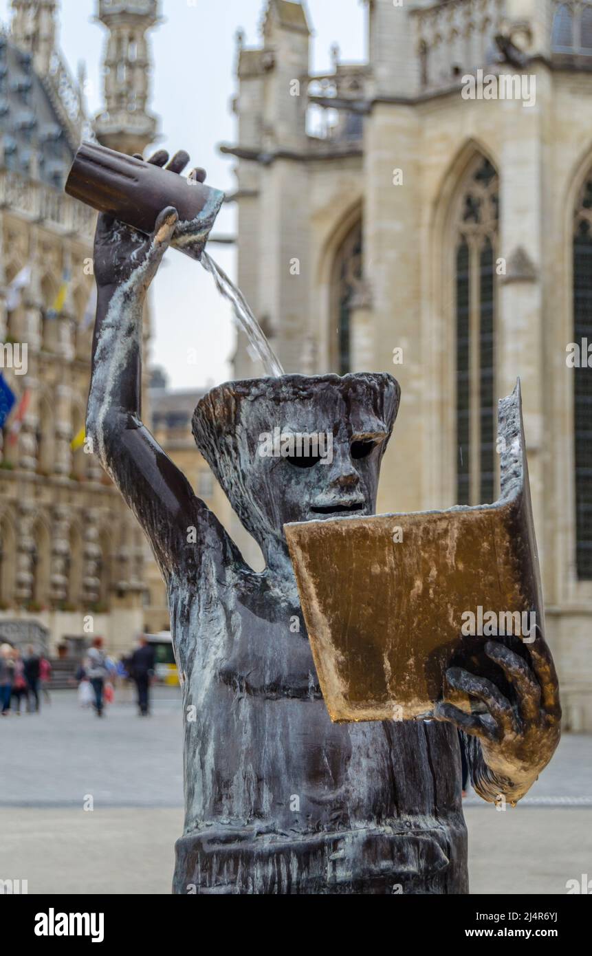 Statue fons sapientiae hi-res stock photography and images - Alamy