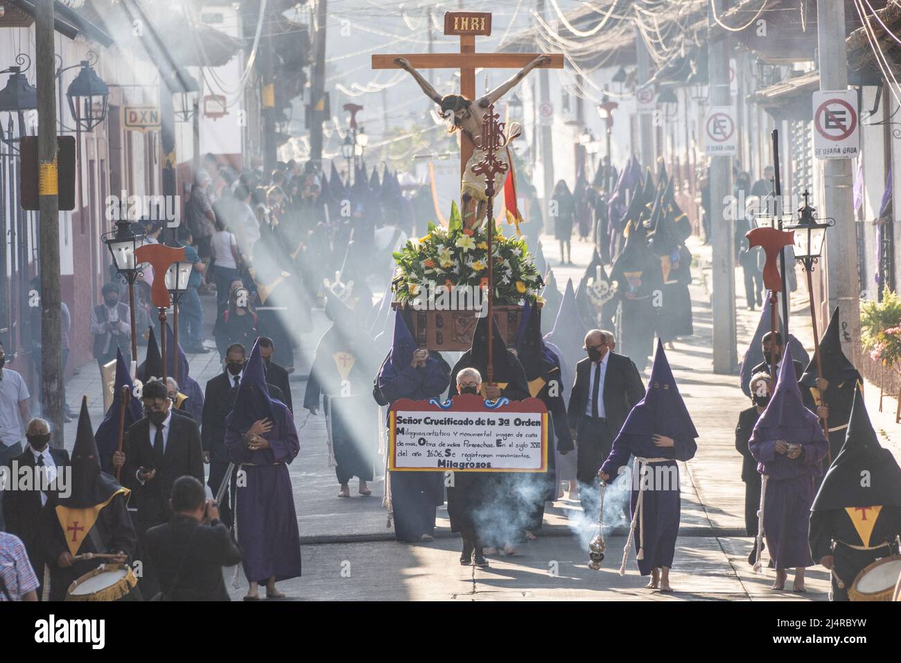 Patzcuaro, Mexico. 16th Apr, 2022. Roman Catholic hooded penitents ...