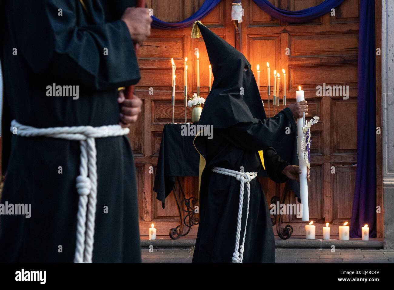 Patzcuaro, Mexico. 16th Apr, 2022. Roman Catholic hooded penitents ...