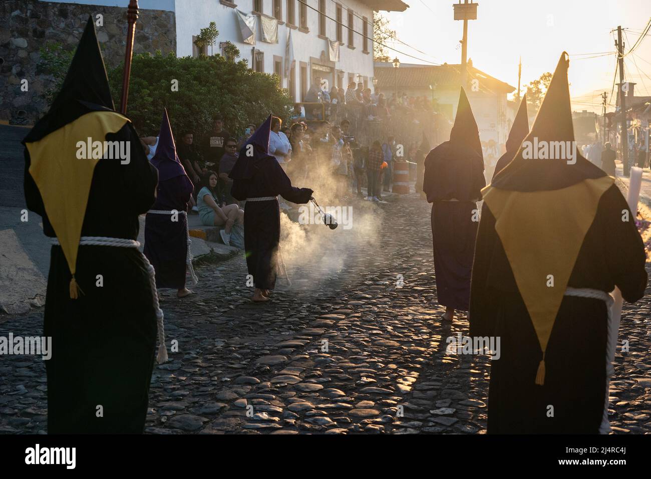 Patzcuaro, Mexico. 16th Apr, 2022. Roman Catholic hooded penitents ...