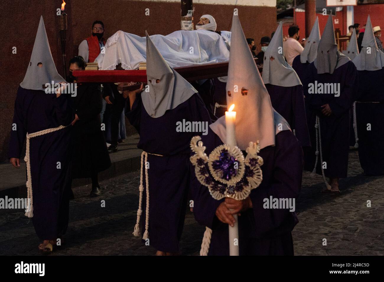 Patzcuaro, Mexico. 16th Apr, 2022. Roman Catholic hooded penitents ...