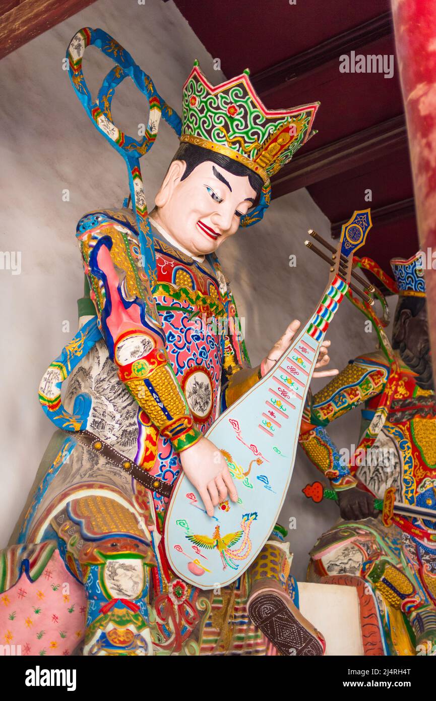 Buddhist guardian statues (four great heavenly kings) at the entrance ...