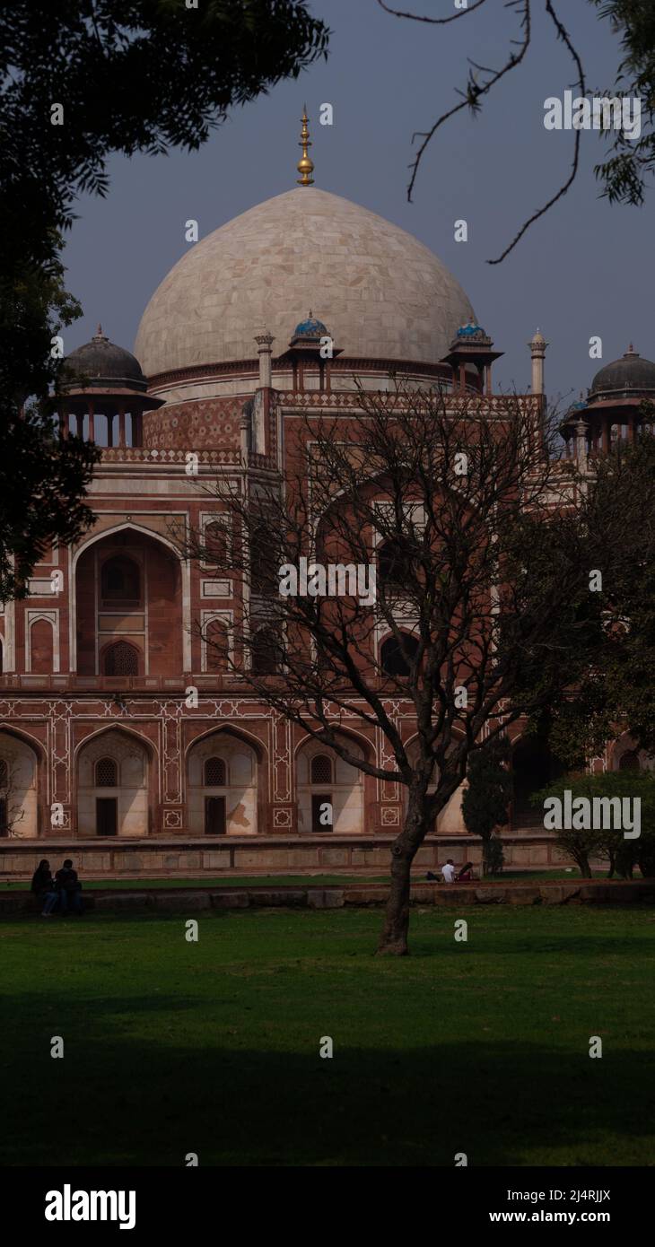 "Maqbara-e-Humayun" a masterpiece of Mughal architecture and a garden ...