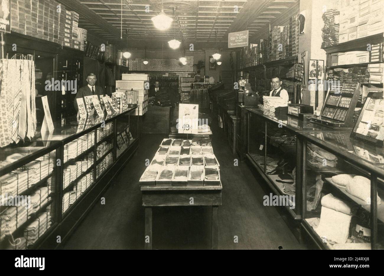 Department store interior 1920s hi-res stock photography and images - Alamy
