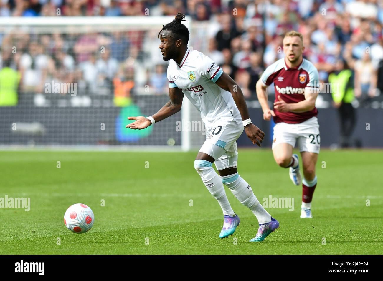 Maxwel cornet burnley hi-res stock photography and images - Alamy