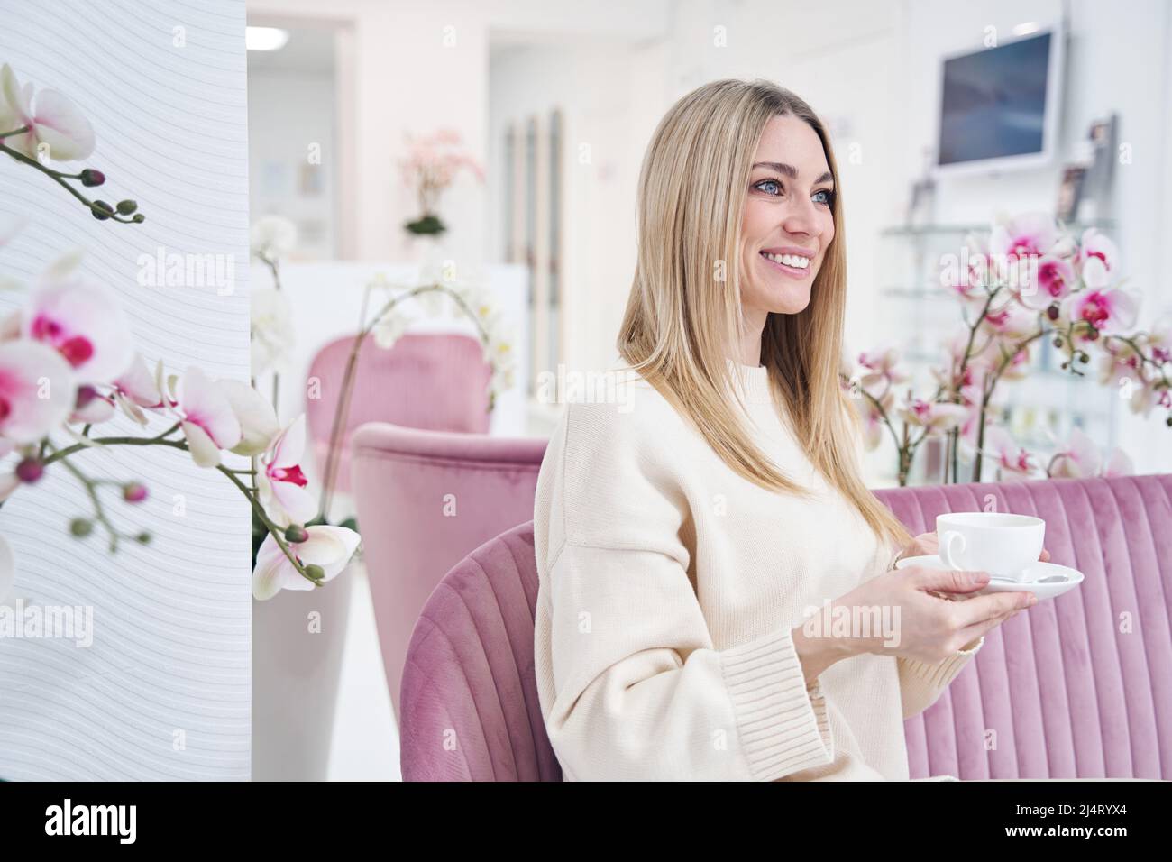 Seated customer hi-res stock photography and images - Alamy