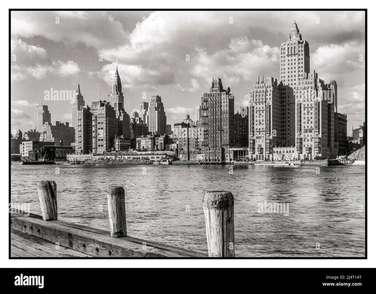 1930s manhattan skyline Cut Out Stock Images & Pictures - Alamy