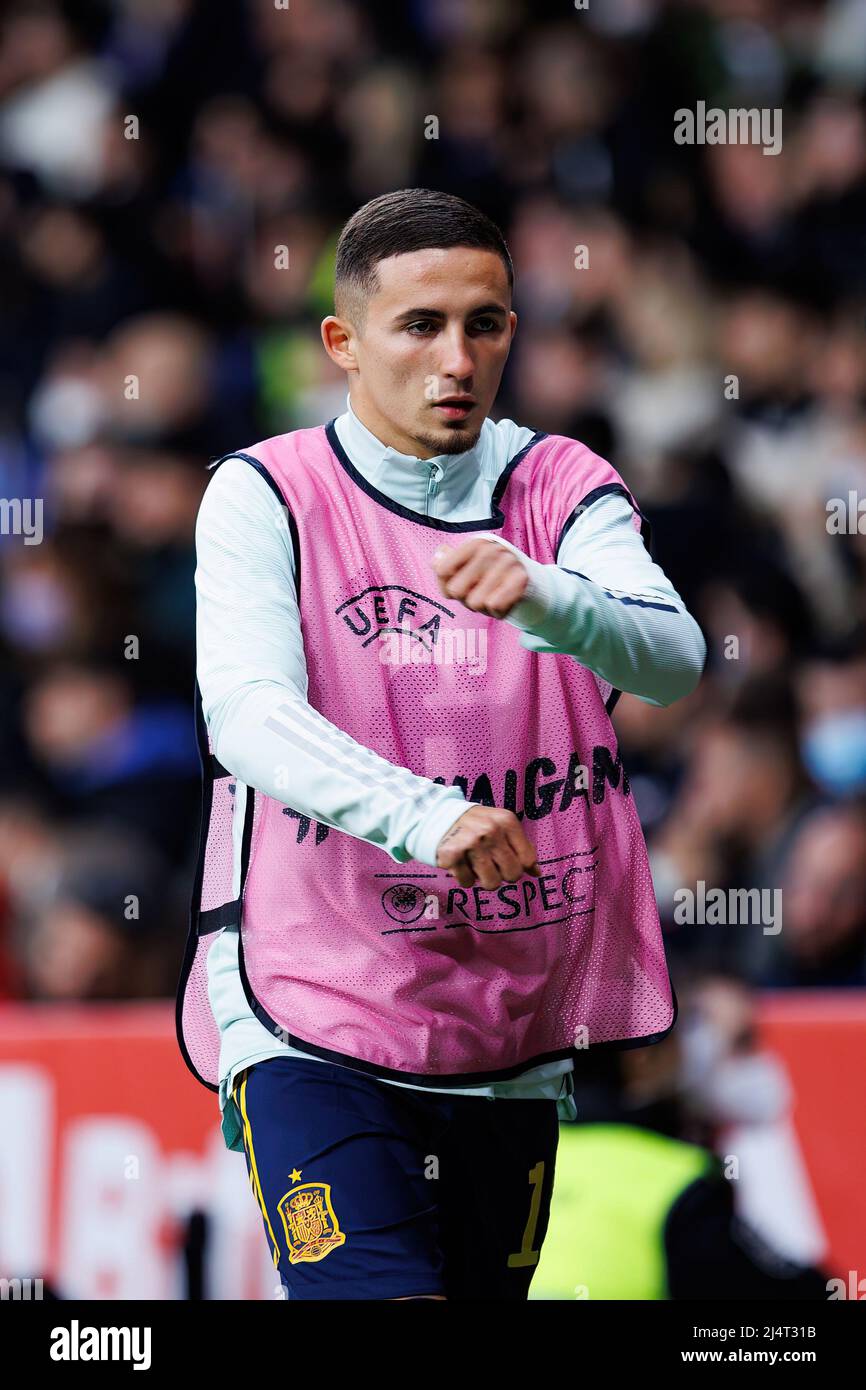 BARCELONA - MAR 26: Yeremy Pino warms up during the International ...
