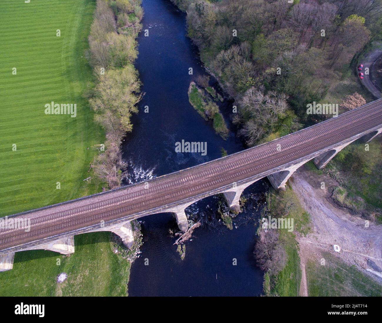 Wharfedale railway line viaduct hi-res stock photography and images - Alamy
