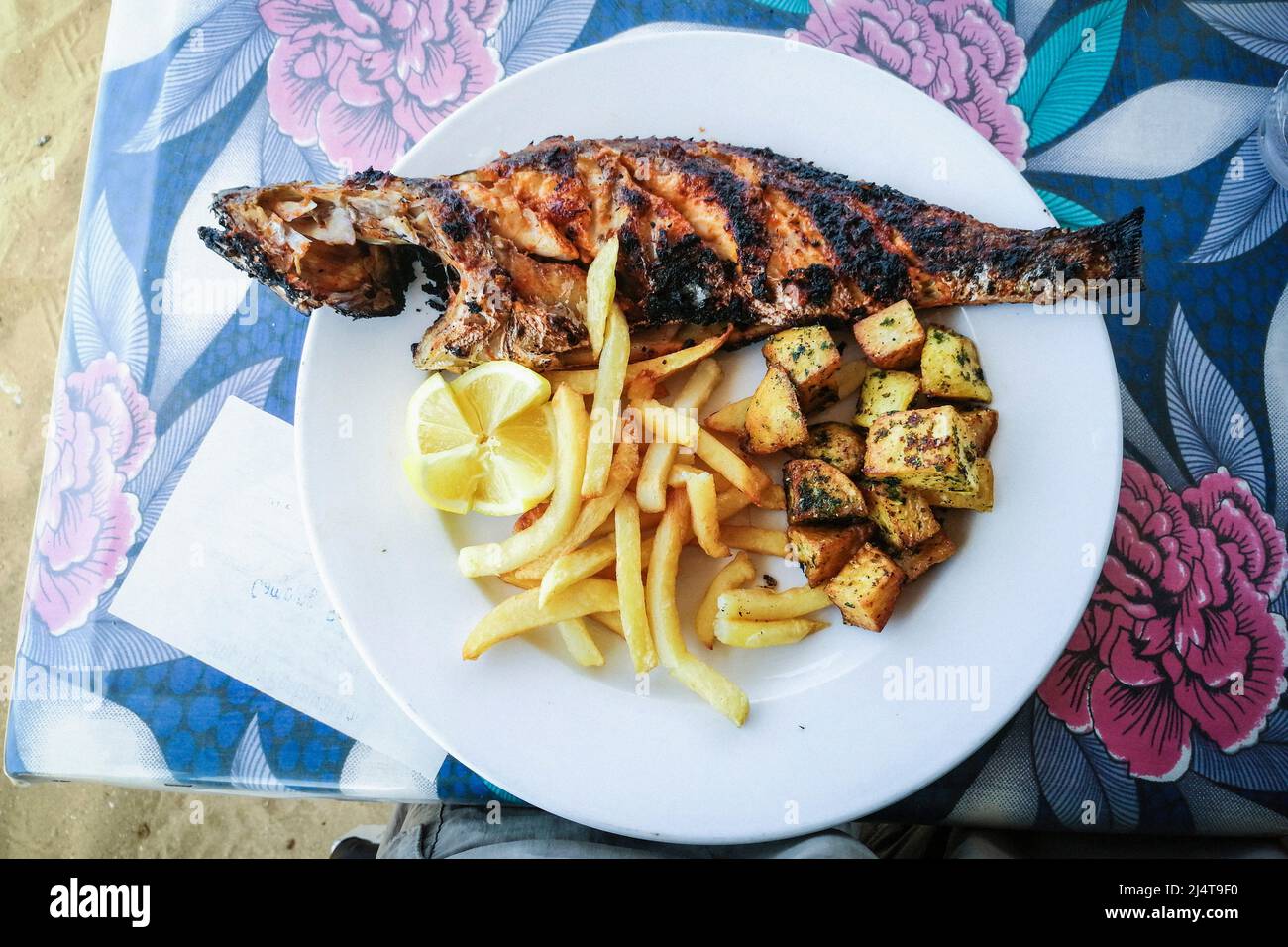 Mauritania, surroundings of Nouakchott, fish and chips Stock Photo - Alamy