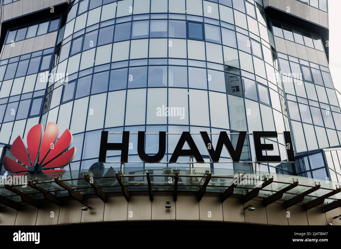 Huawei telecom hi-res stock photography and images - Alamy