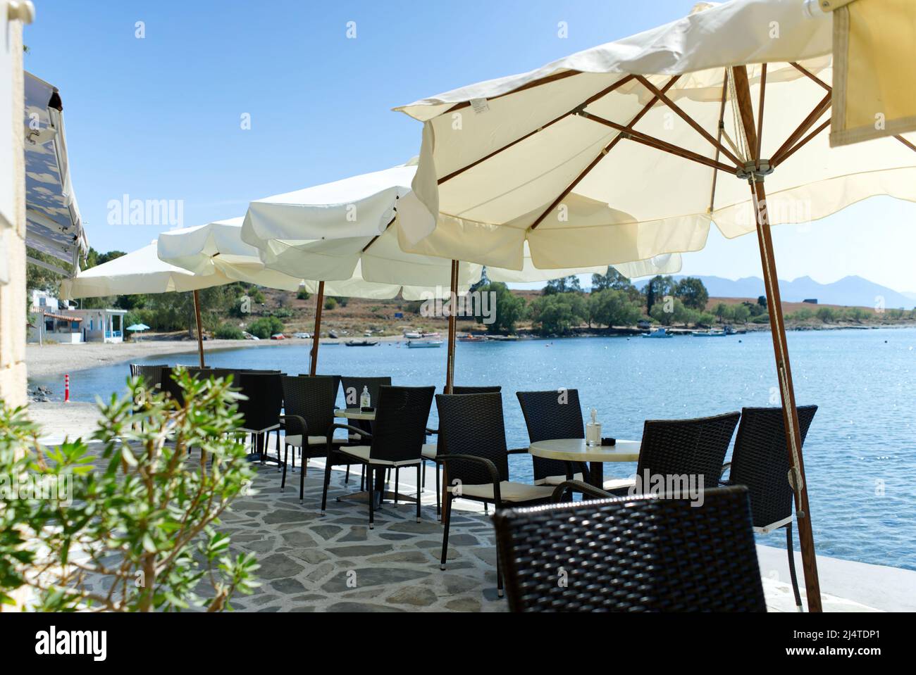 Terrace cafeteria greece hi-res stock photography and images - Alamy
