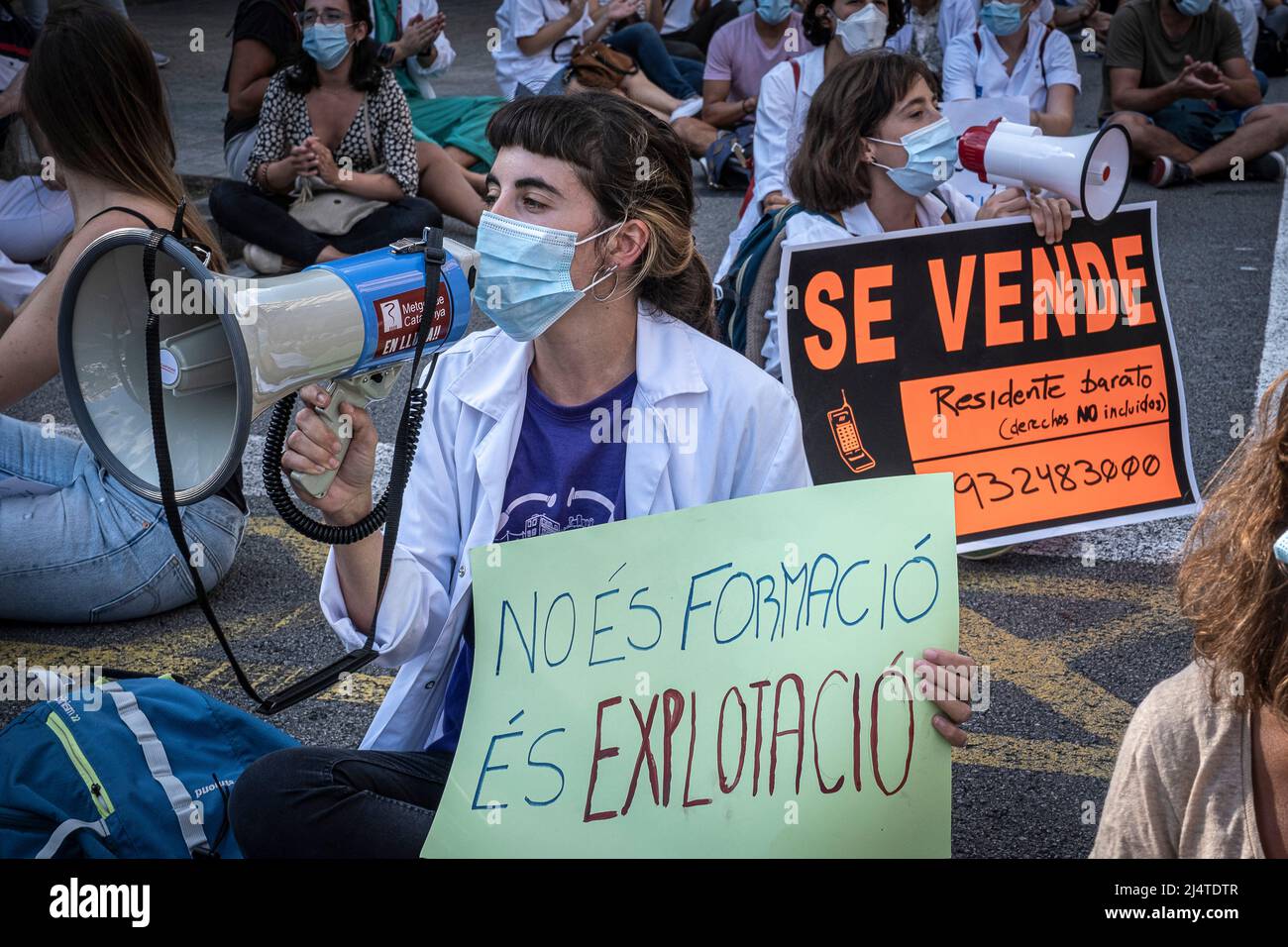 Demonstration. Hundreds of Internal Resident Doctors (MIR) protesting ...