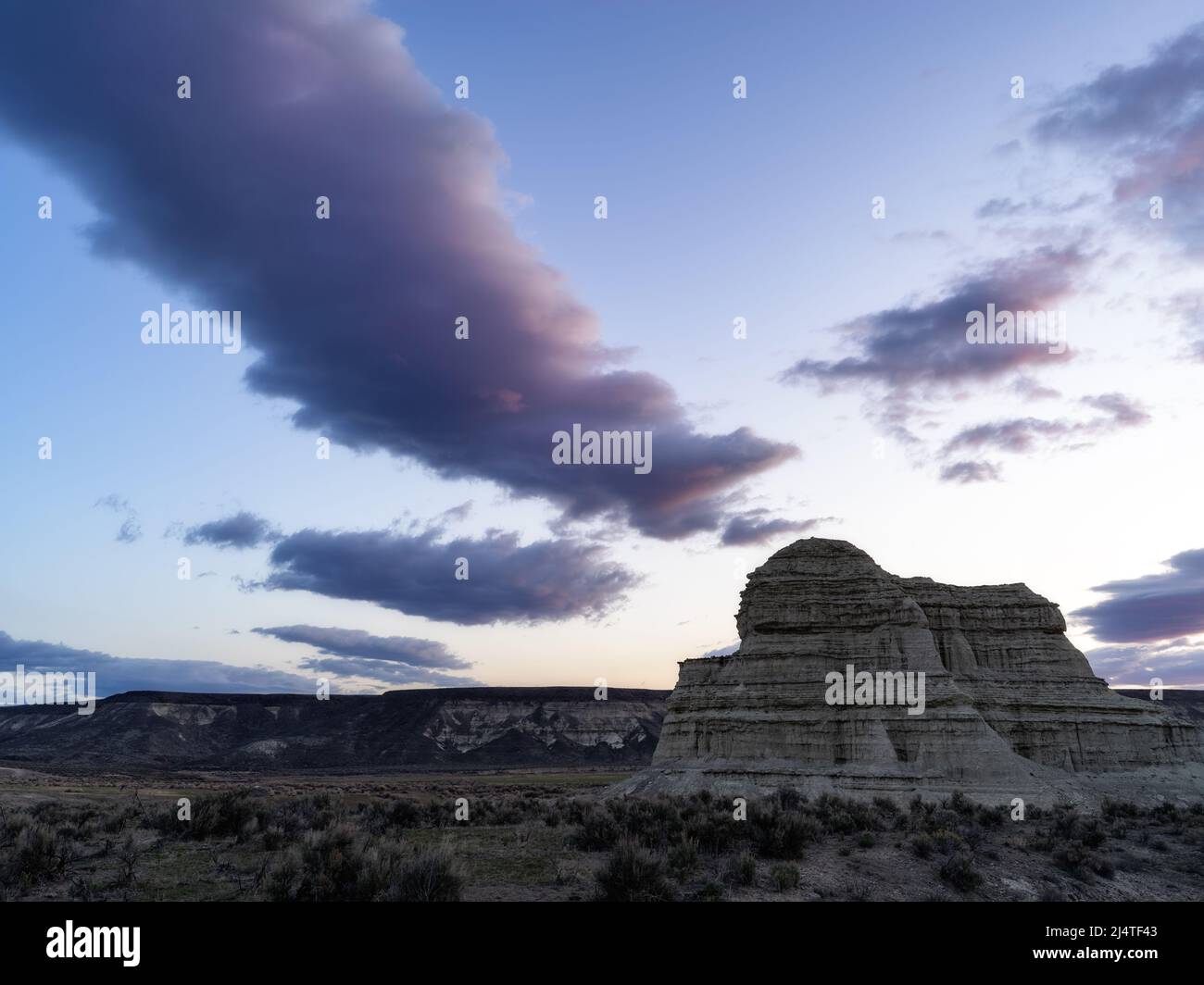 Pillars of Rome Oregon dramatic sunrise Stock Photo - Alamy