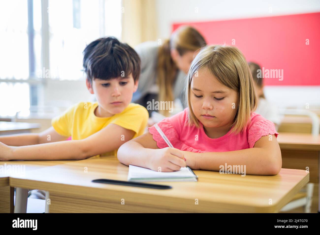 Pupil teacher interaction hi-res stock photography and images - Alamy