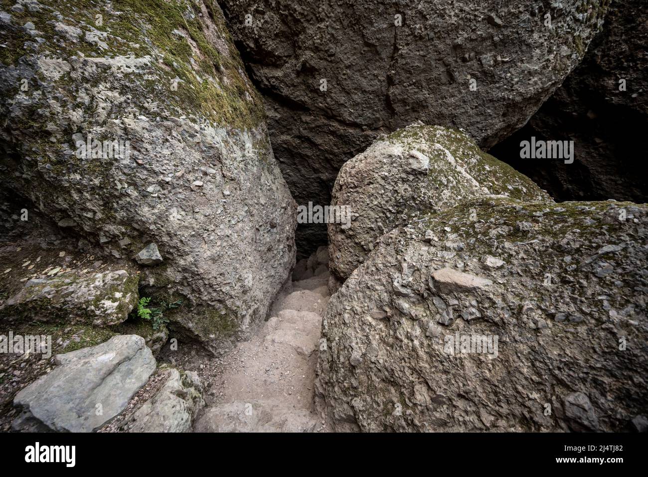 Entry Into Bear Gulch Cave Stock Photo - Alamy