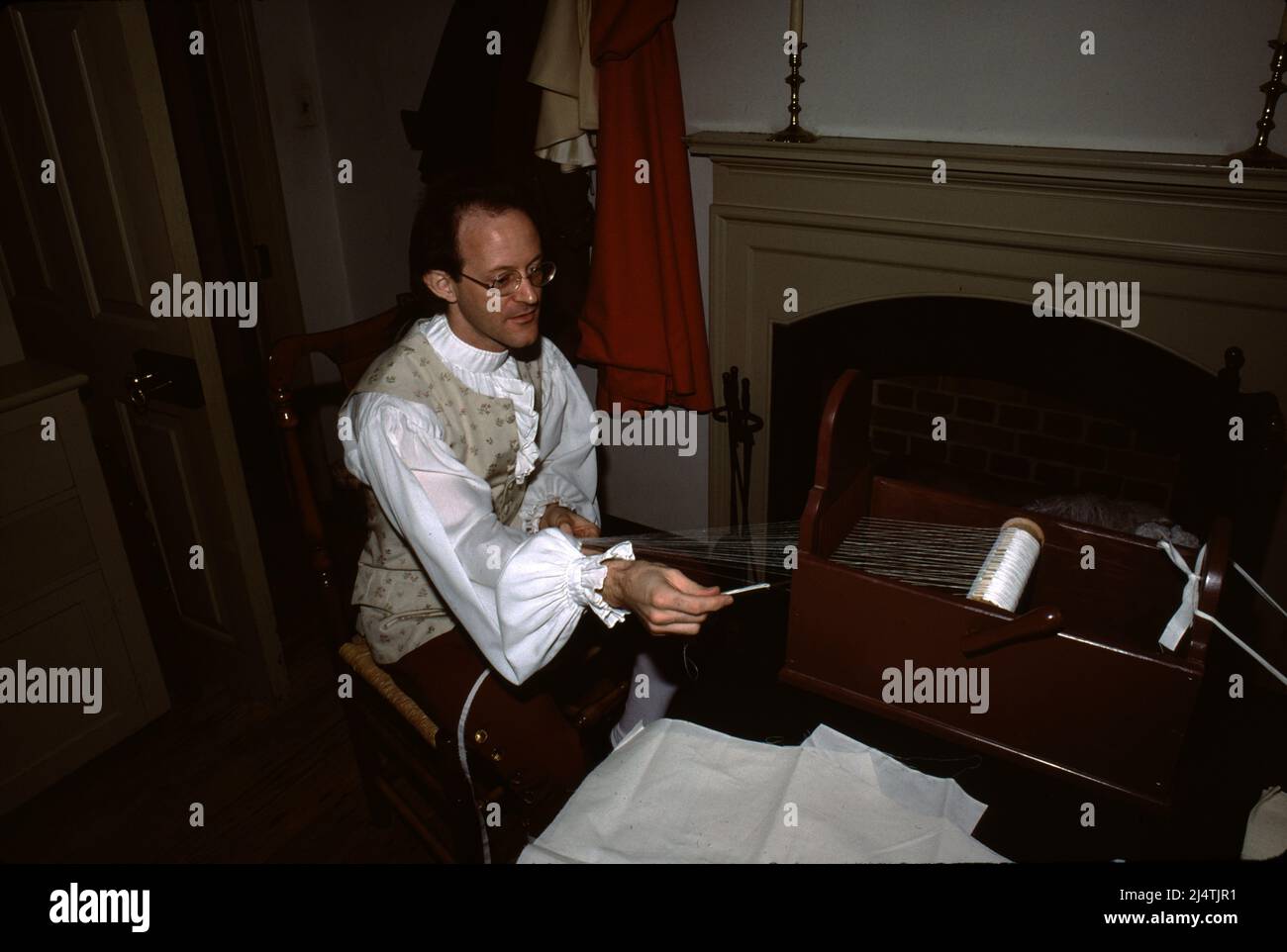 Williamsburg, VA. U.S.A. 9/1987. Colonial Williamsburg milliner, linen ...
