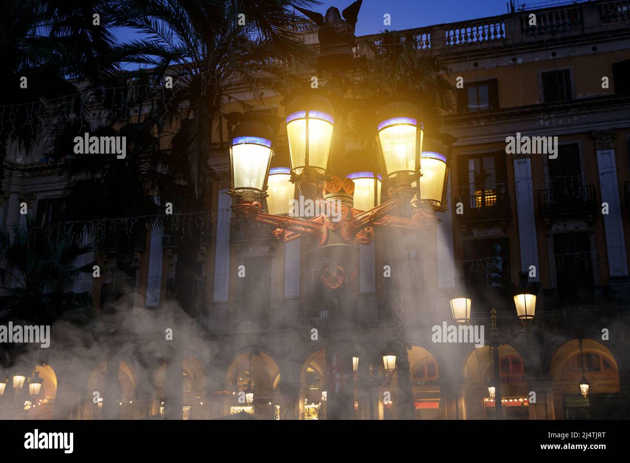 Empty square gothic quarter hi-res stock photography and images - Alamy