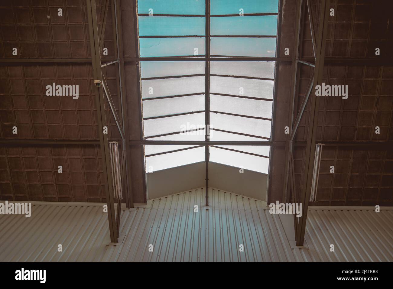 Glass roof industrial building hi-res stock photography and images - Alamy