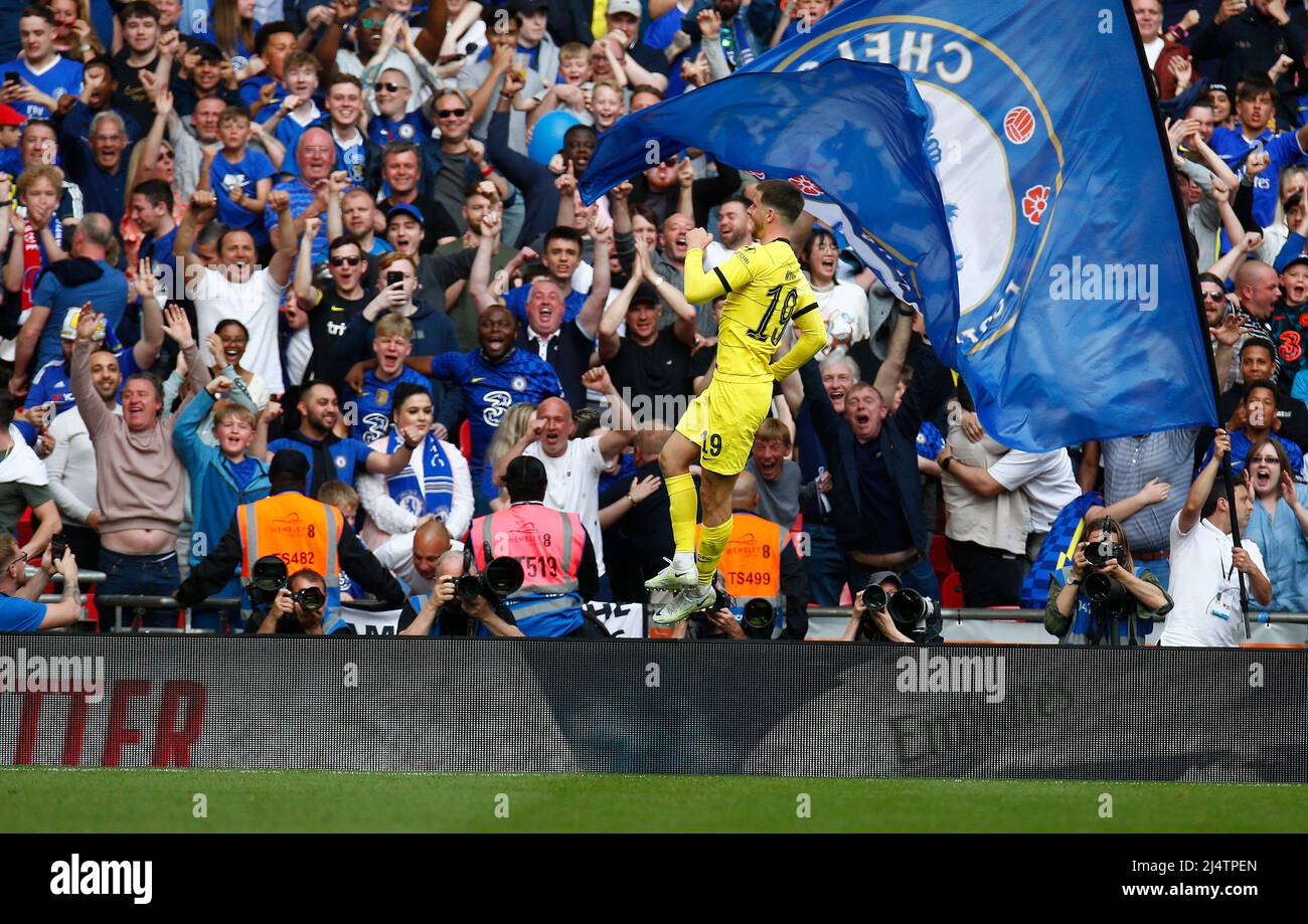 LONDON, ENGLAND - APRIL 17: Chelsea's Mason Mount celebrates his goal ...