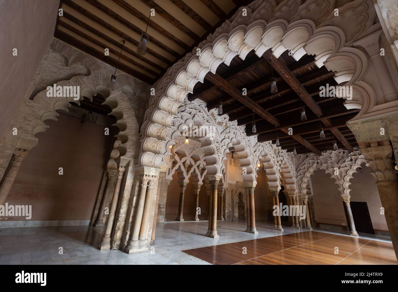 Moorish-Taifa halls in Aljaferia Palace in Zaragoza Stock Photo - Alamy