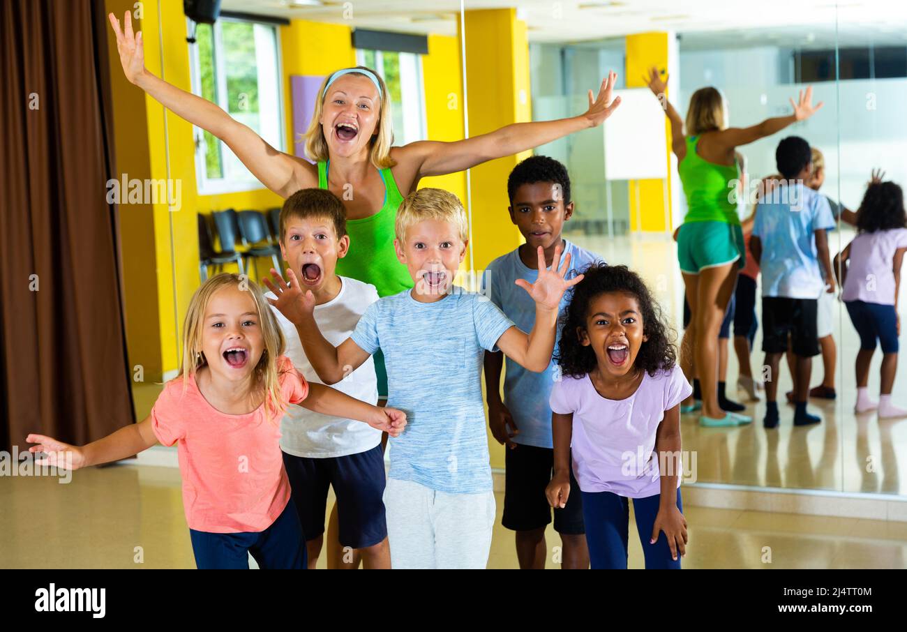 Children in dance studio hi-res stock photography and images - Alamy