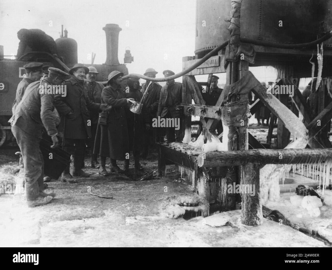 Ww1 soldiers train hi-res stock photography and images - Alamy