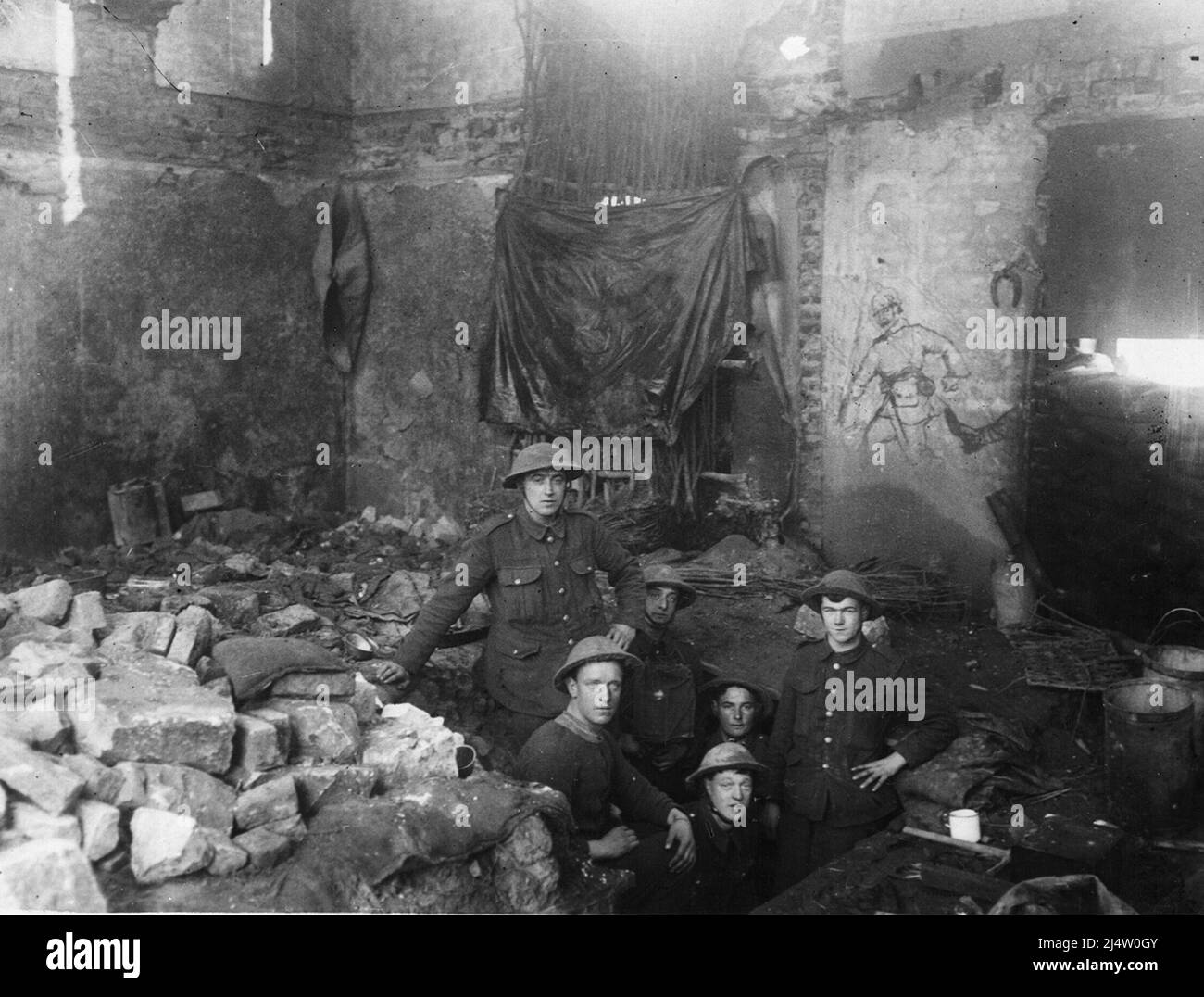 Nottinghamshire and derbyshire regiment hi-res stock photography and ...