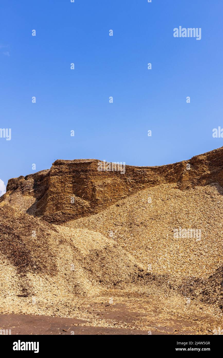 Woodchip piles hi-res stock photography and images - Alamy