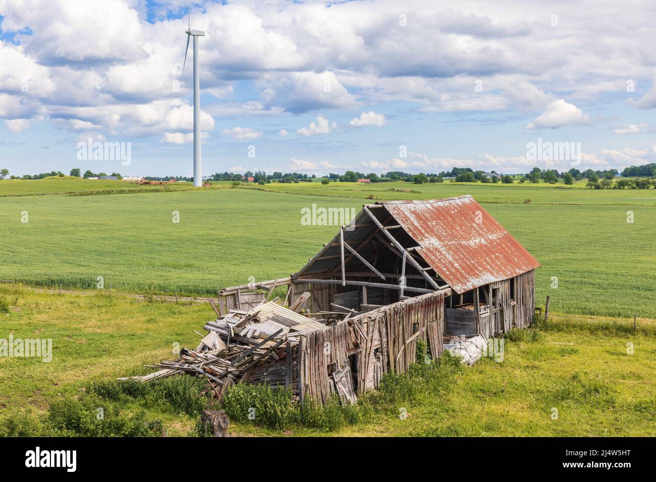 Ruined barn in a rural landscape Stock Photo - Alamy