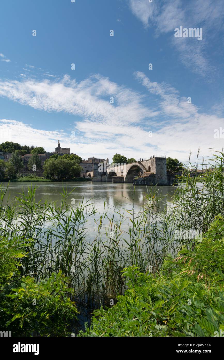 Le Pont Saint Benezet aka "Pont d'Avignon" with Saint Nicholas Chapel ...