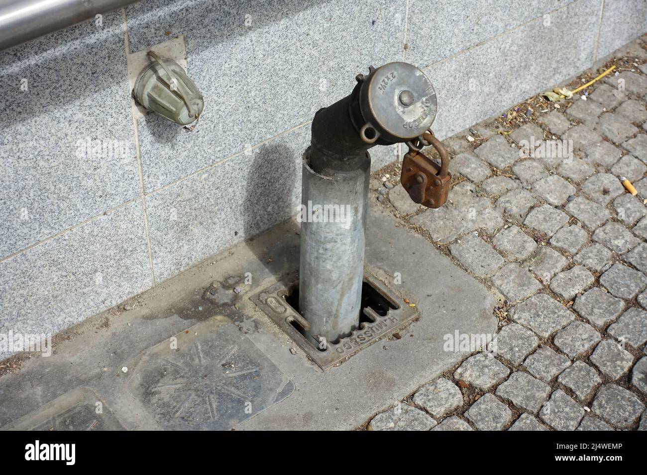 Filling port hi-res stock photography and images - Alamy