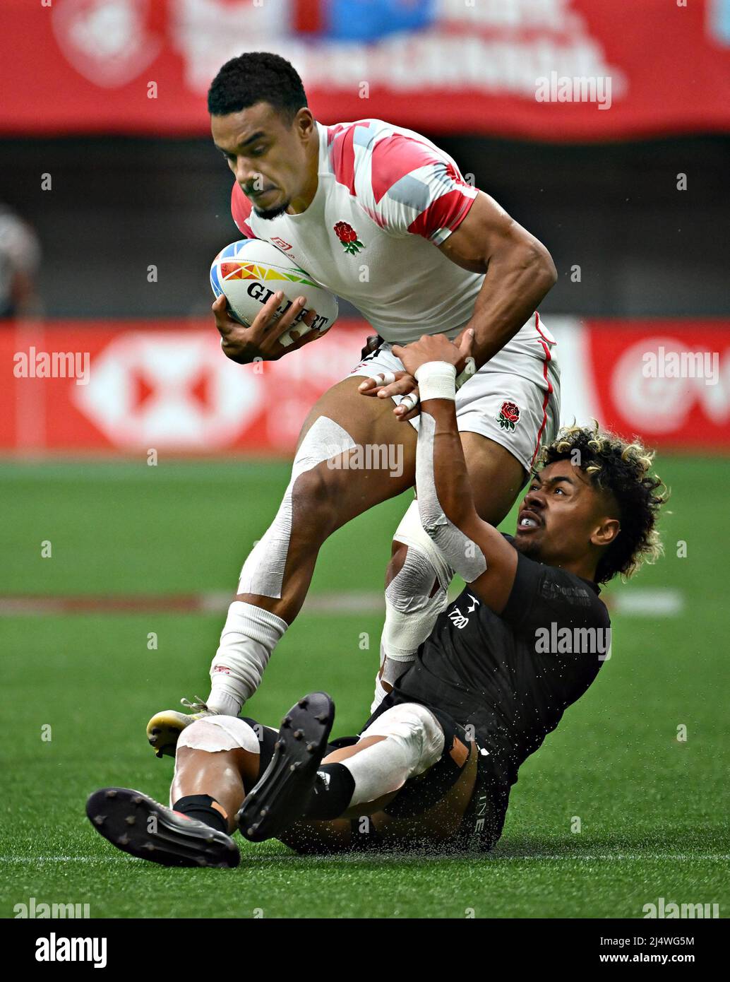 Vancouver, Canada. 17th Apr, 2022. Team England's Joe Browning (L) and ...