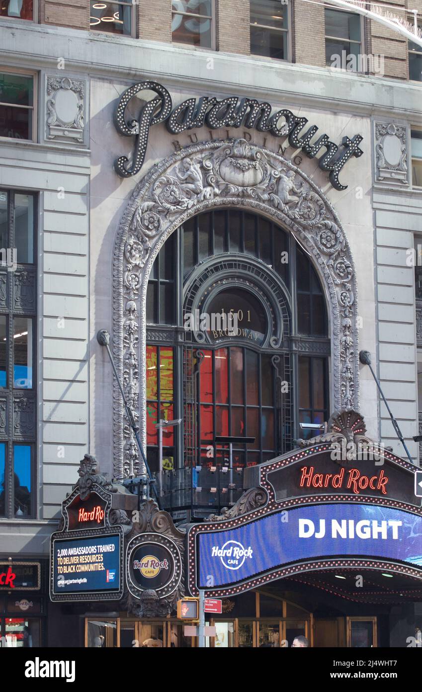 Paramount Theater Marquee in NYC Stock Photo - Alamy
