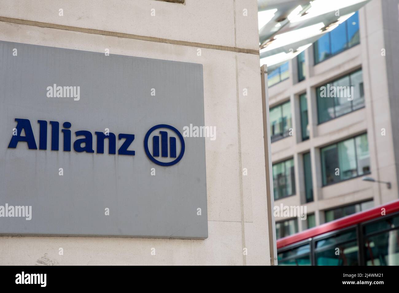 Allianz london logo hi-res stock photography and images - Alamy