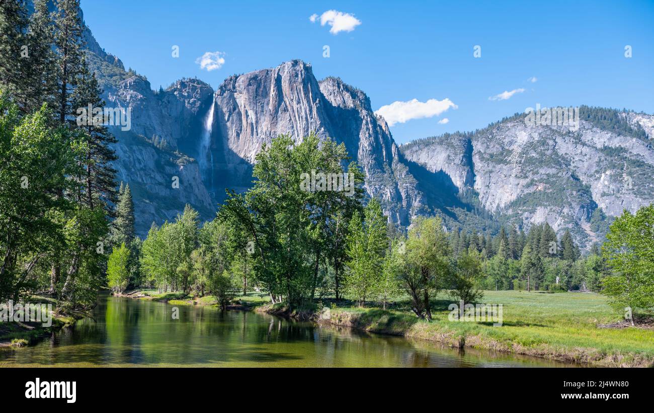 Yosemite '21 - Lower Yosemite Falls and the Merced River from Swinging ...