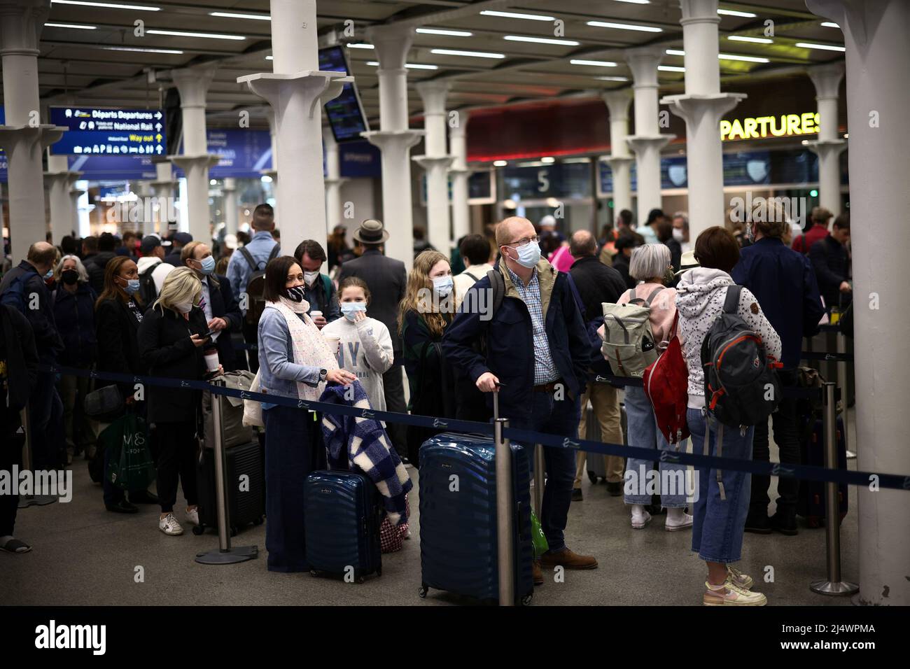 Eurostar passengers queue to check in hi-res stock photography and ...