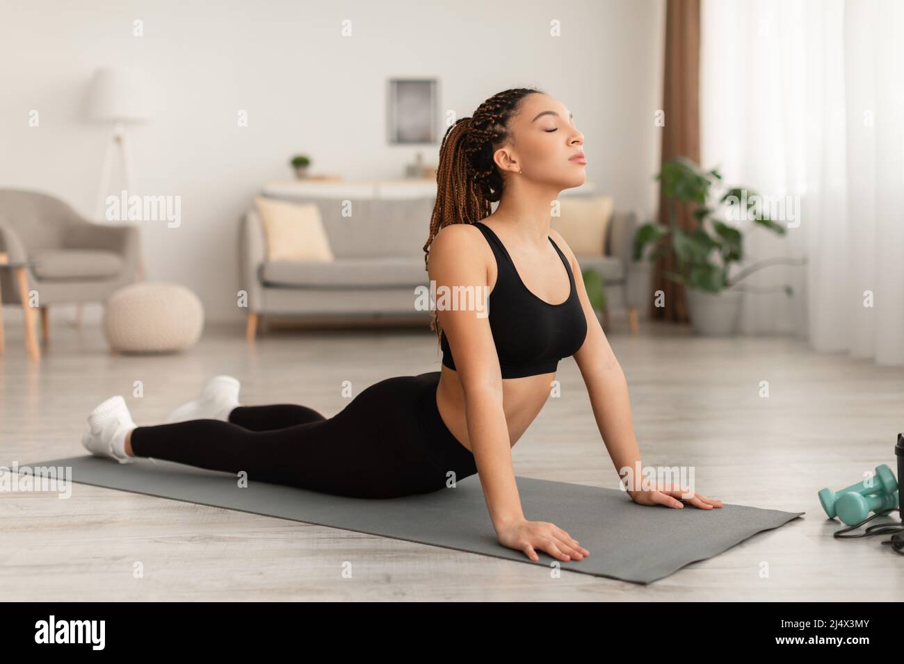 African american woman muscles hi-res stock photography and images - Alamy