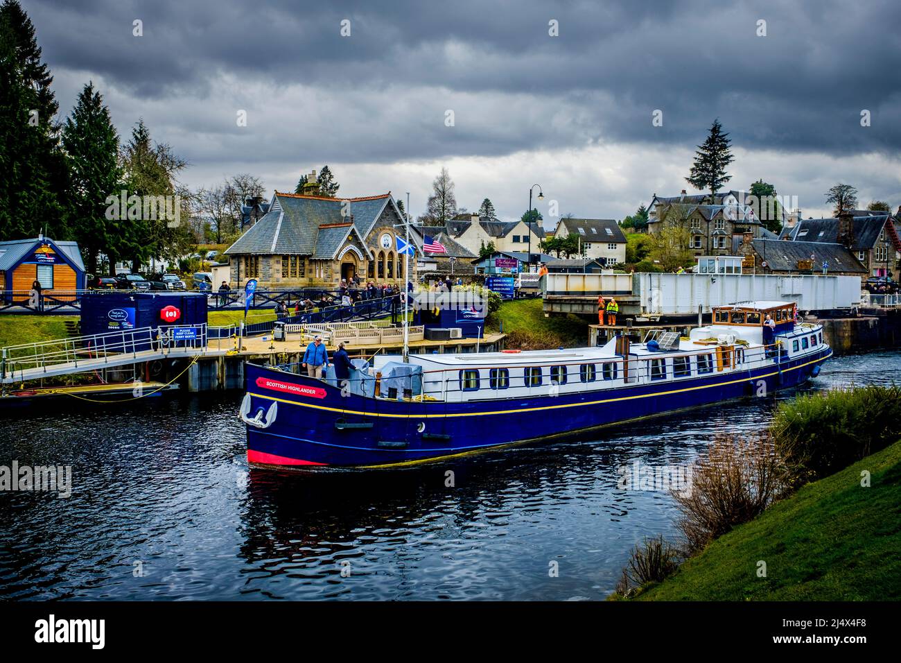 The tourist cruiser Scottish Highlander making its way through the ...