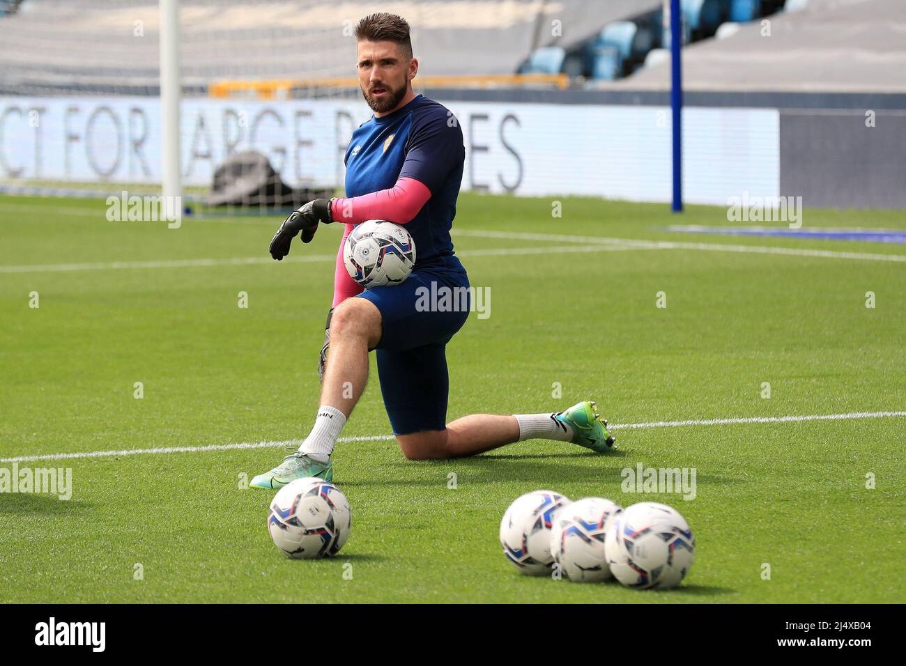 London, UK. 18th Apr, 2022. Matt Ingram #1 of Hull City warms up prior ...