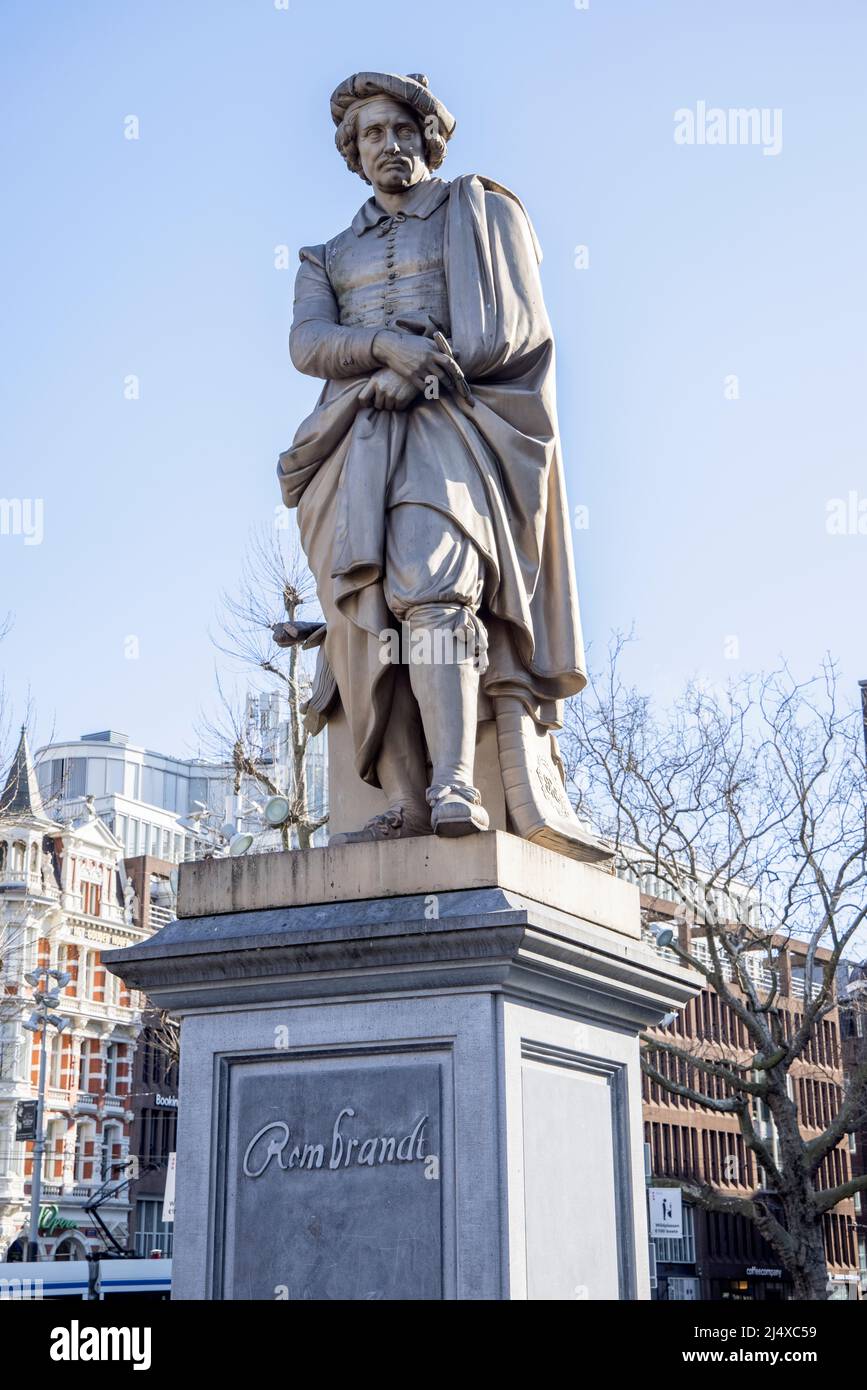 statue of rembrandt in rembrandt plein amsterdam holland Stock Photo ...