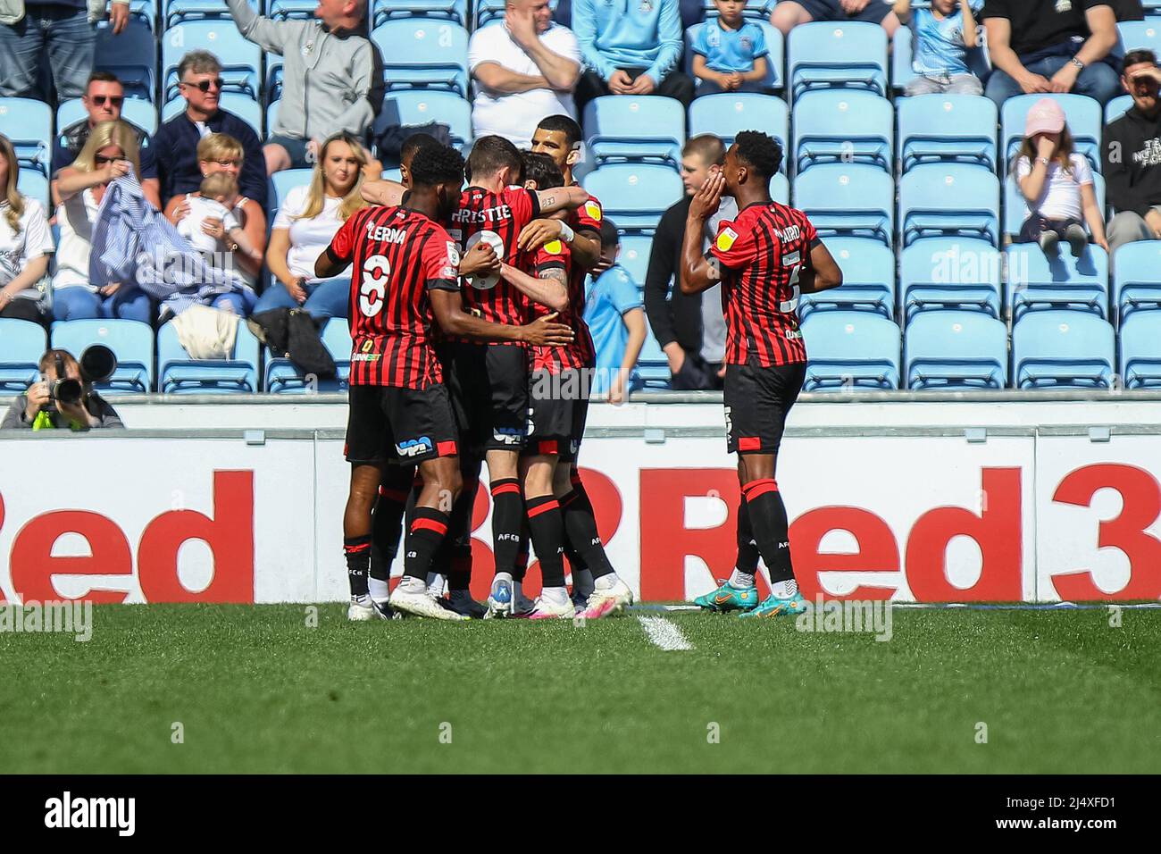 Bournemouth players celebrate hi-res stock photography and images - Alamy