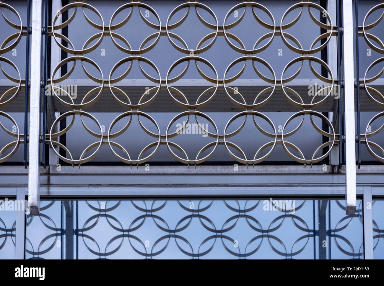 Aluminum architecture hi-res stock photography and images - Alamy